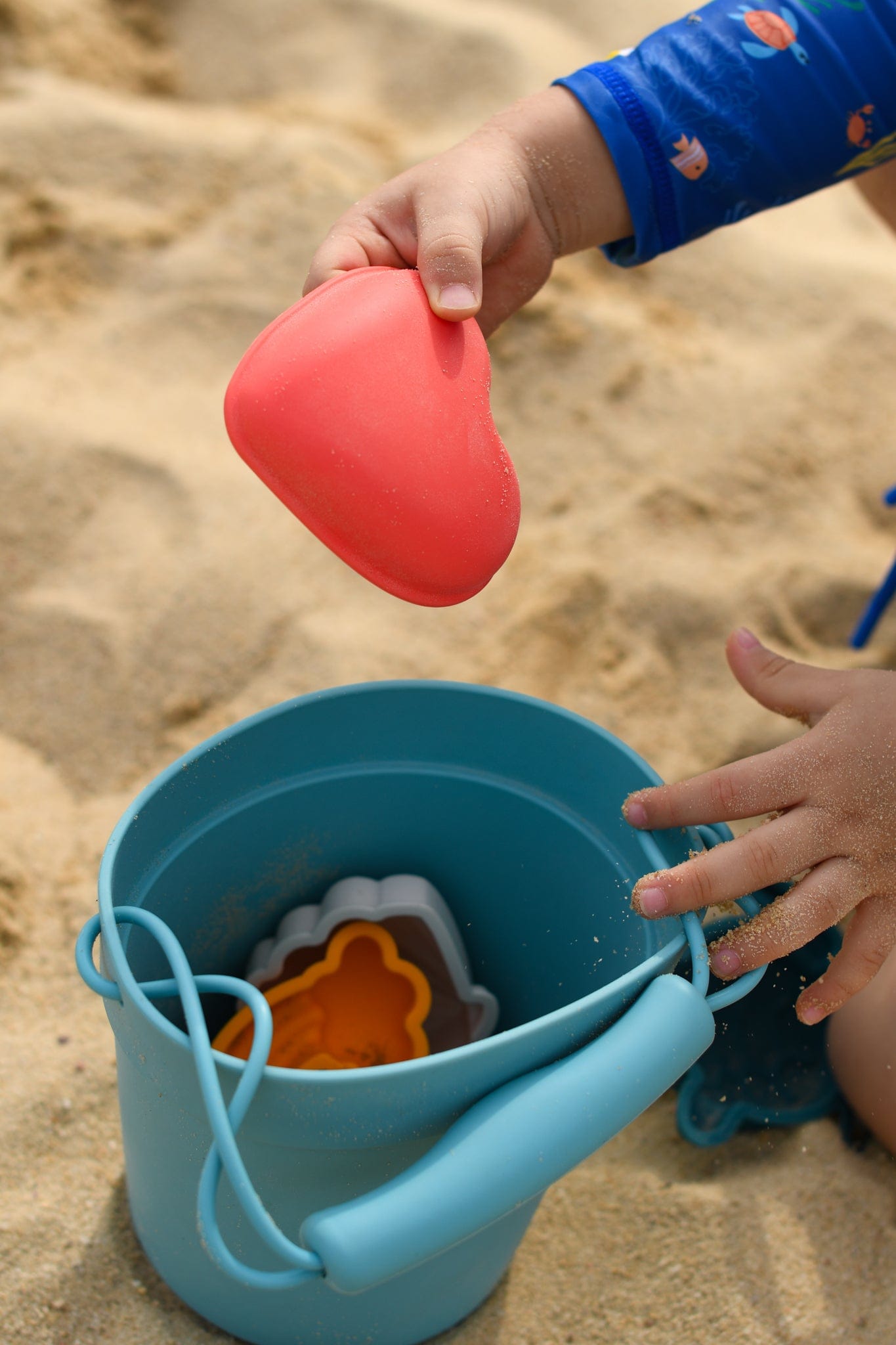 Set of 8 Turquoise Beach Bucket Sand Play Toys for Babies – The Elly Store